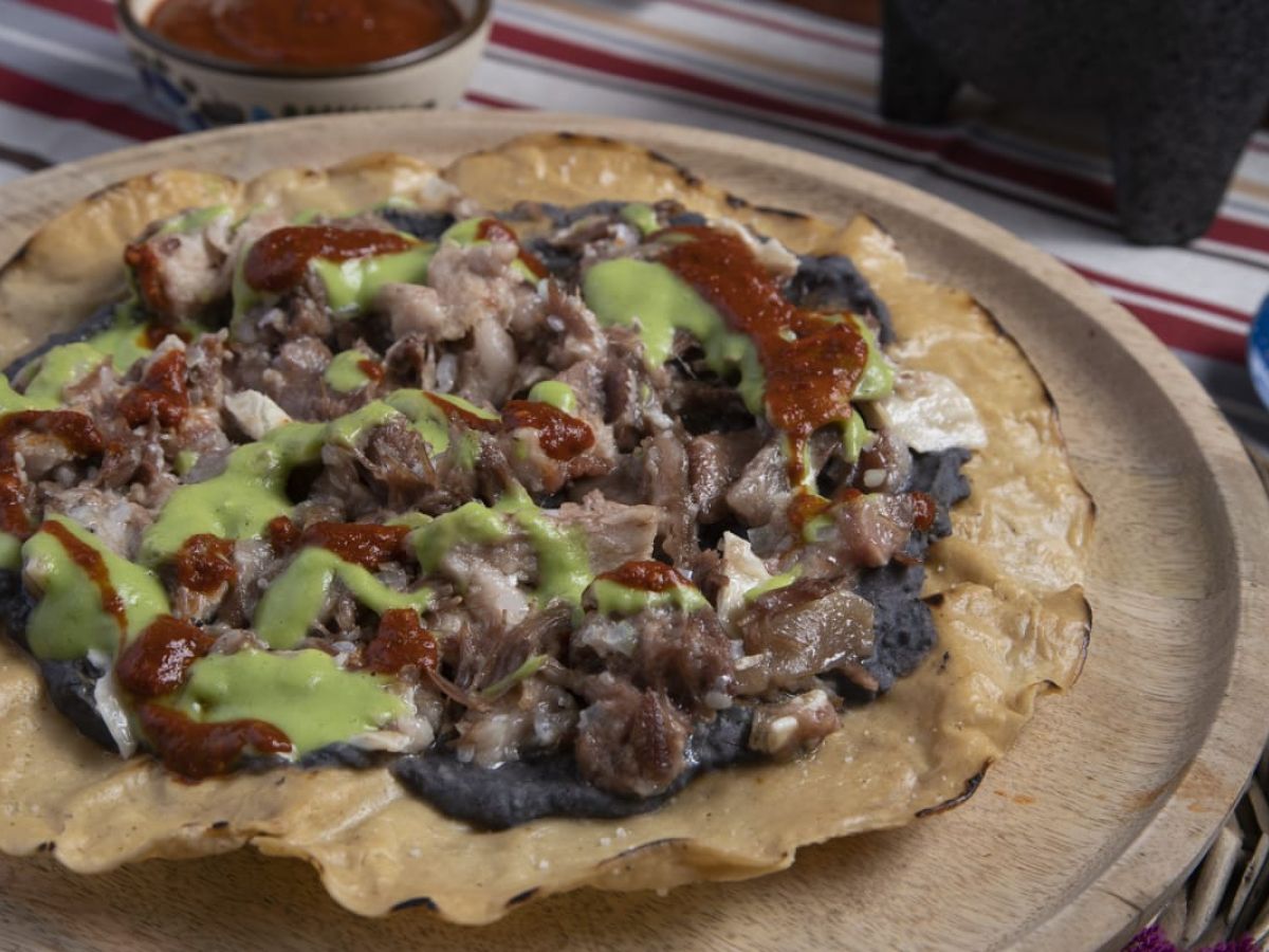 Tostada De Cabeza De Cerdo - El Gourmet